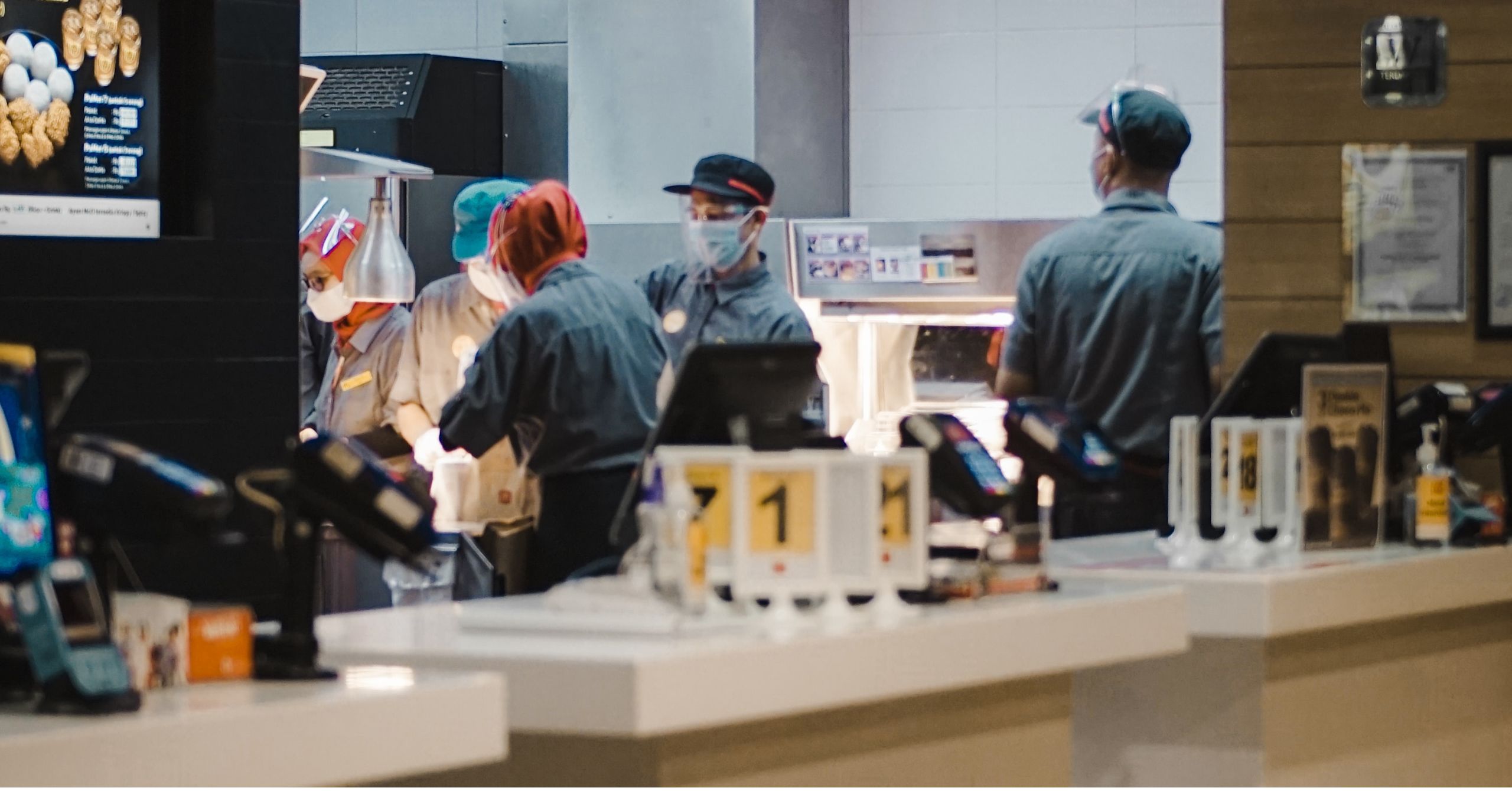 LOOK: Fast Food Chain Now Hiring Senior Citizens and PWDs