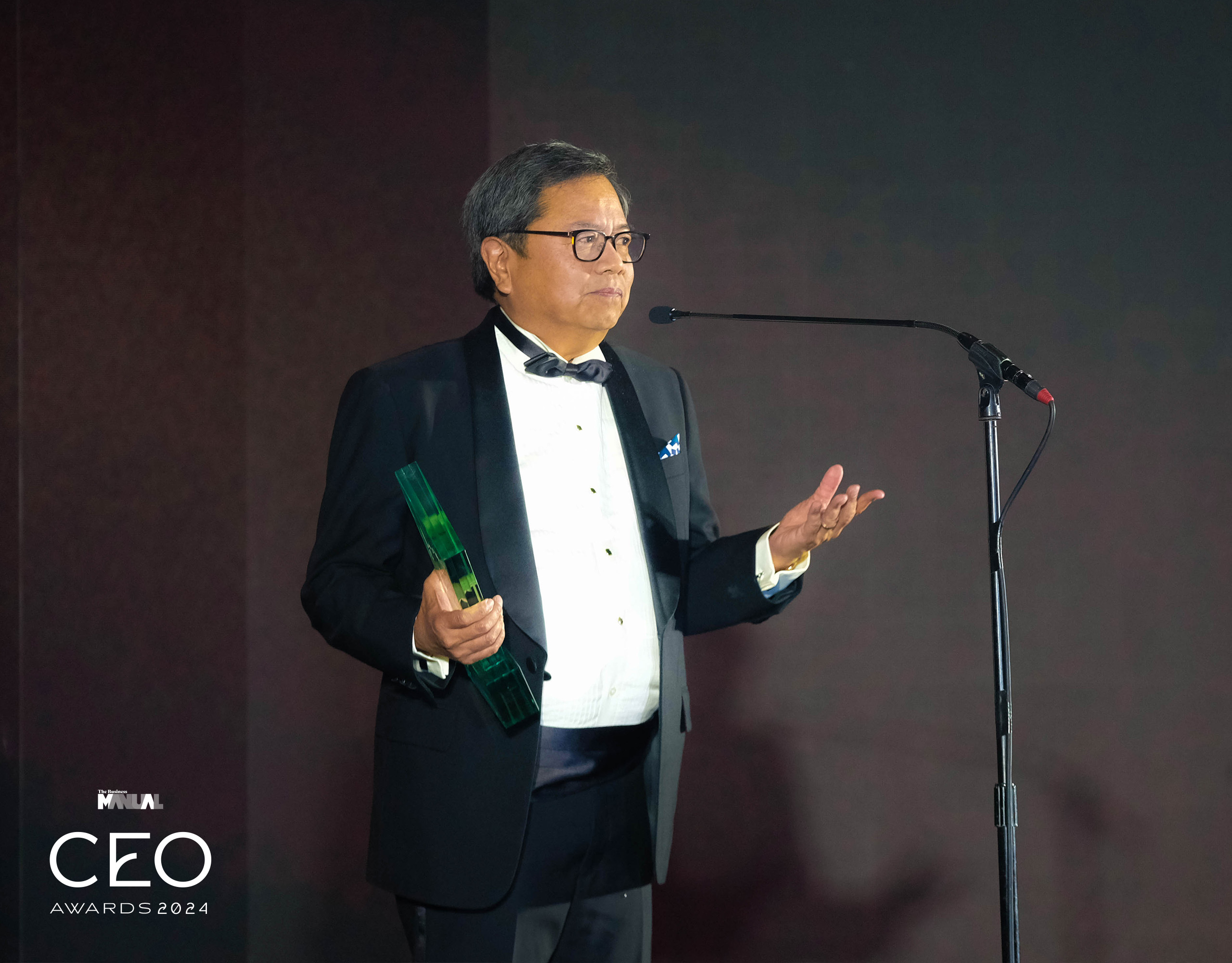 Cezar Consing Honored for Bold Corporate Leadership